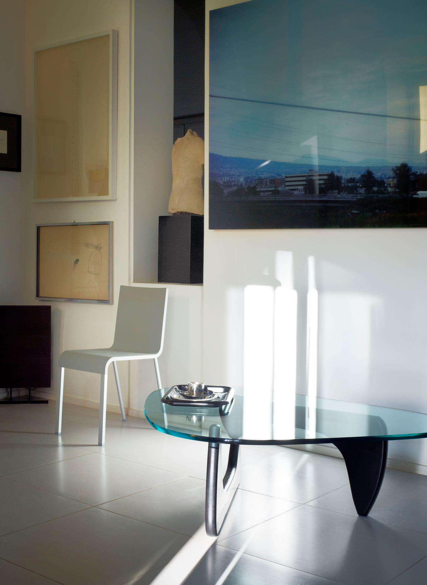 Vitra noguchi dining table store